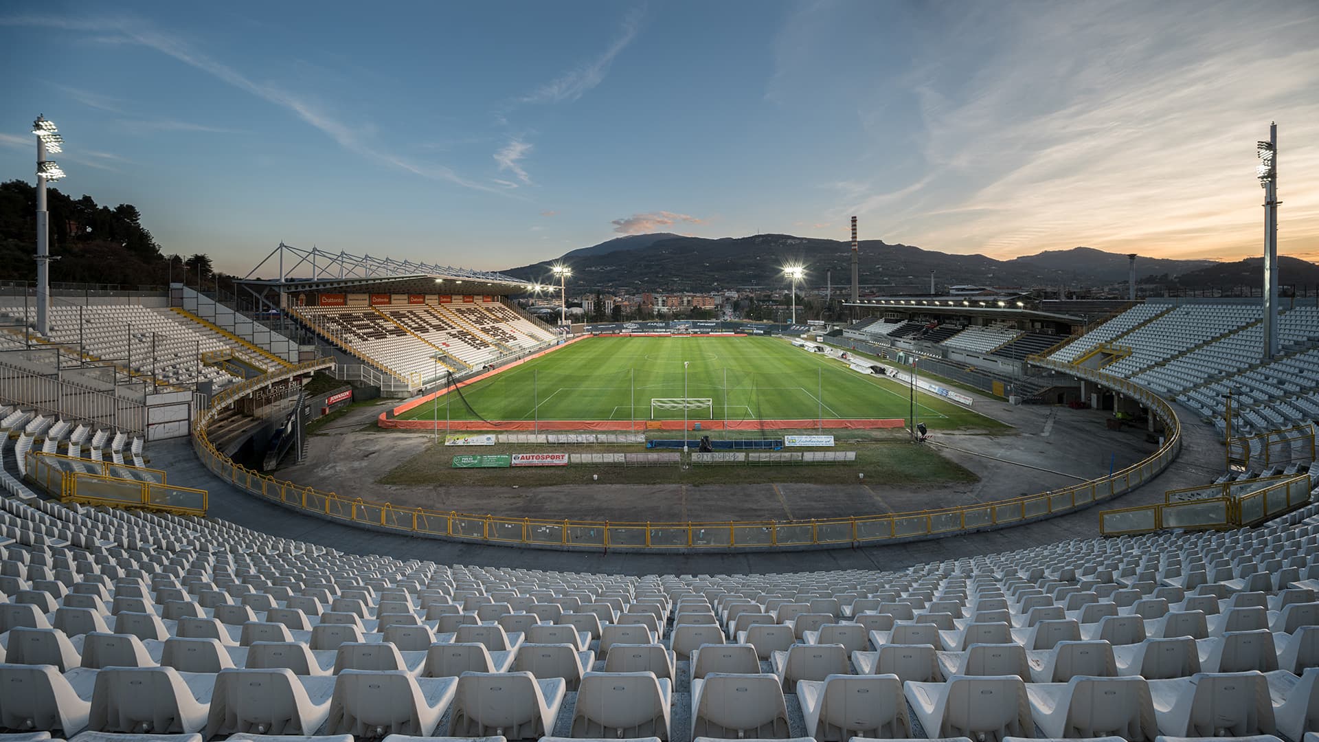 Nueva iluminación LED para el estadio Del Duca | AEC Illuminazione